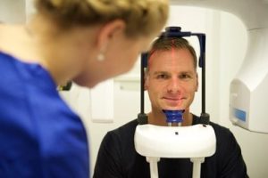 Was bedeutet approximal? | Dentallexikon » Zahnarzt Herne